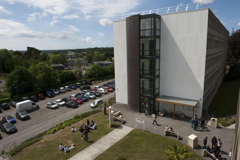 Pôle universitaire Pierre-Jakes Hélias - Quimper Bretagne Occidentale ...